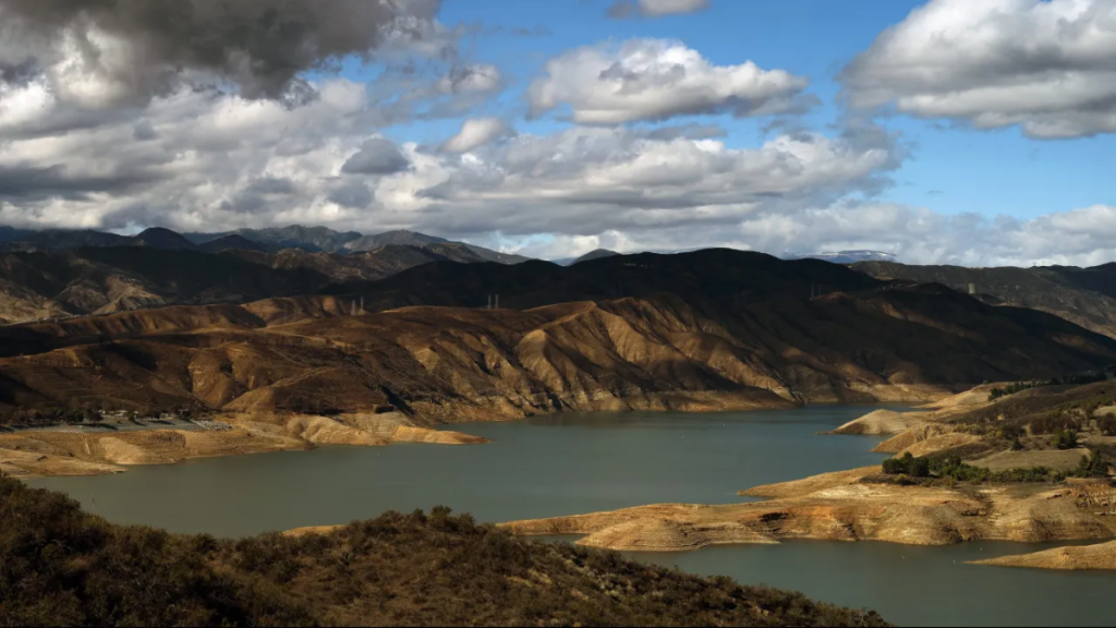 Castaic Lake receives warning notice