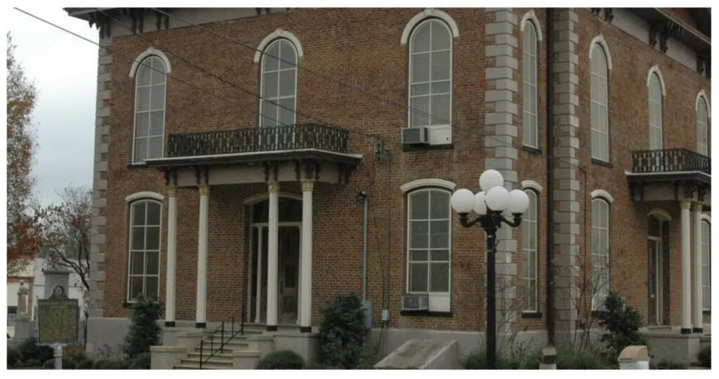 "The Face in the Courthouse Window": The Most Prolific Ghost in Alabama